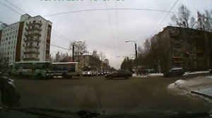 Проезд перекрестка а м Шевроле в552мт43 на красный