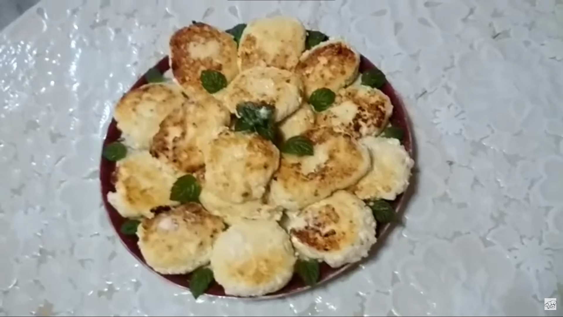 Домашние сырники к завтраку.