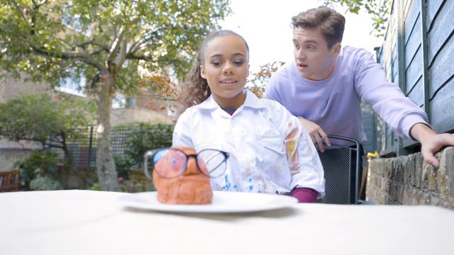 Curtis and Amanda's Vlog ''Today we're doing Art''
 L2U2