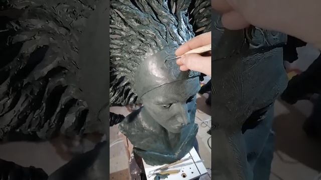 Процесс работы над скульптурой девушки. Лепка пластилином.