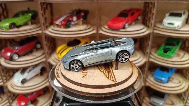Aston Martin V12 Speedster