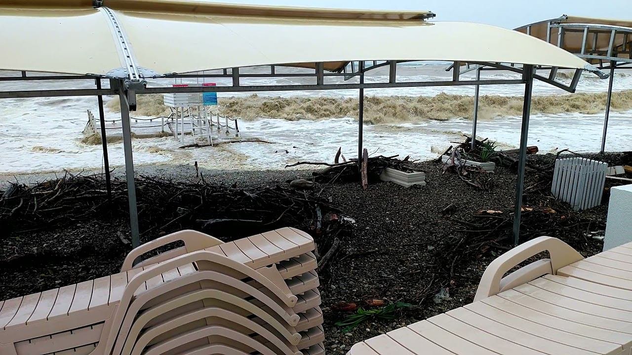 Море в Сочи 5 июля 2021