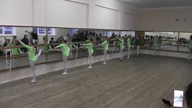 Открытый урок 2 класс ДШИ №1 хореограф Ирина Маслюк 12-27-2016_173307
