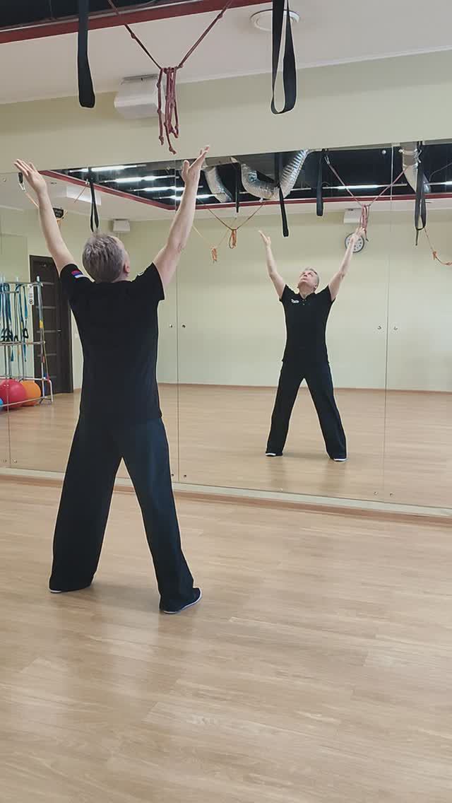 1.	Зеленый дракон поднимает голову