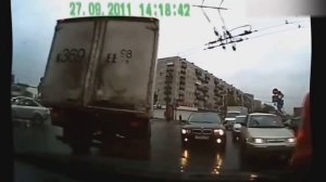 Аварии и ДТП с грузовиками. Сумасшедшее водители и неадекватные пешеходы.
