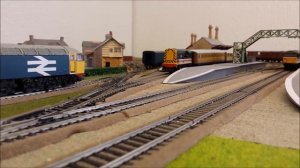 Hornby R2787 BR Class 87 Electric Loco King Arthur No  87010 InterCity Livery H331003