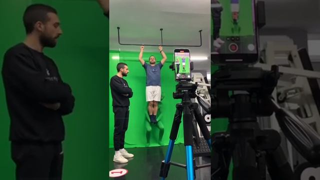 а зелёного человечка вырежим.mp4