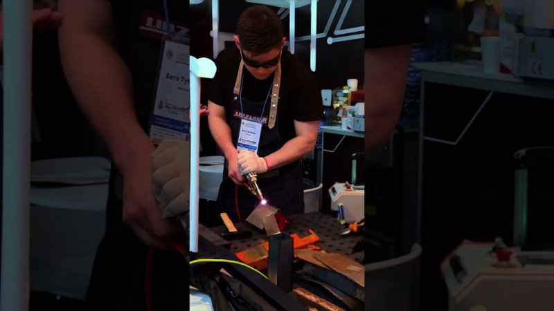 Завораживает? #welding #laser #лазер #металлообработка #сварка