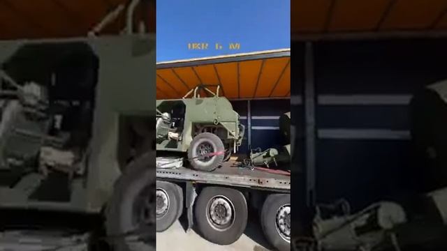 ВСУ скрытно ввозят военную технику Запада на Украину применяя простые гражданские фуры
