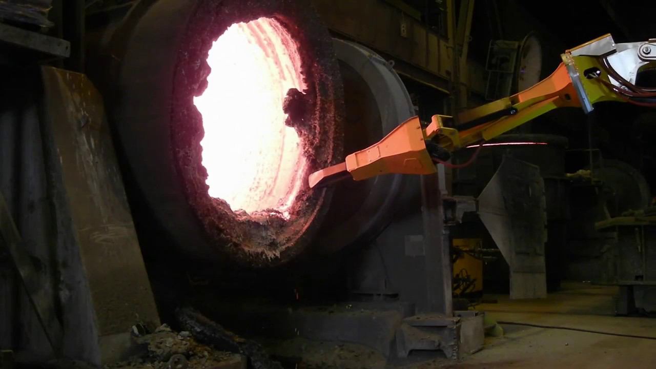 Машина для чистки металлургических ковшей Brokk 800