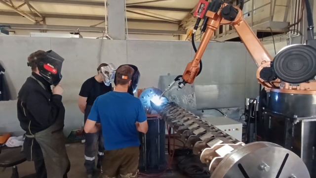 Запуск роботизированной ячейки для сварки узлов сельхозтехники на предприятии в Липецке