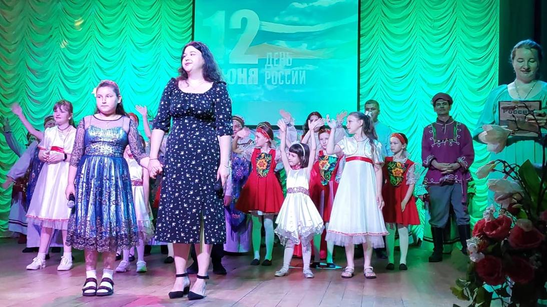 Диана Счетова. Песня "Россия - это мы!" (финал концерта)