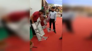 Продавец стола в Индии