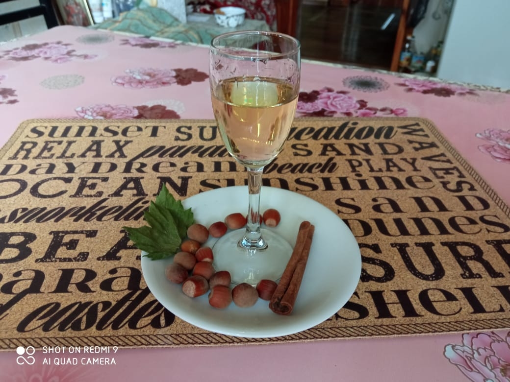 Очень советую. Карамельная настойка на фундуке..