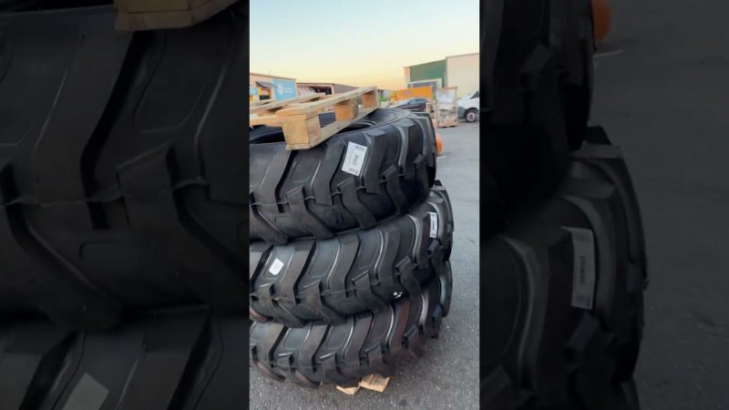Купили четыре шины 16.9x28 #сервисшерп #вездеход #offroad #4x4 #automobile