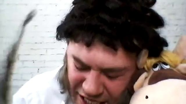 Стихотворение "Джен Псаки, добрая душа...". 

Автор и исполнитель Андрей Аверьянов.