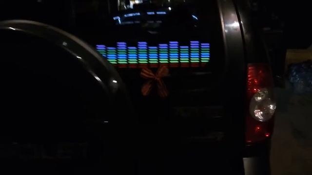 Эквалайзер на заднее стекло ШевролеНивы