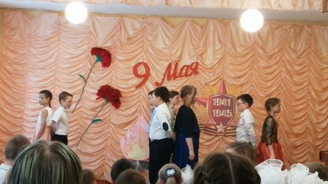 танец "В лесу прифронтовом" к 9 мая.