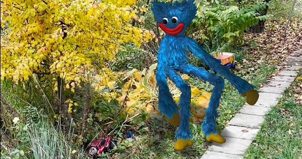 Настоящий живой говорящий Хагги Вагги ловит показывает трюк. хаги из Poppyplaytime. #хагиваги #huggy