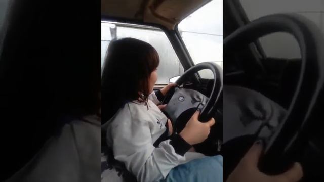 Люда за рулём 2018