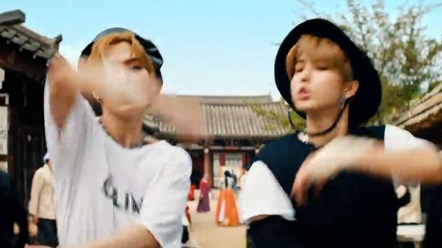 Stray Kids "소리꾼(Thunderous)" M/V
