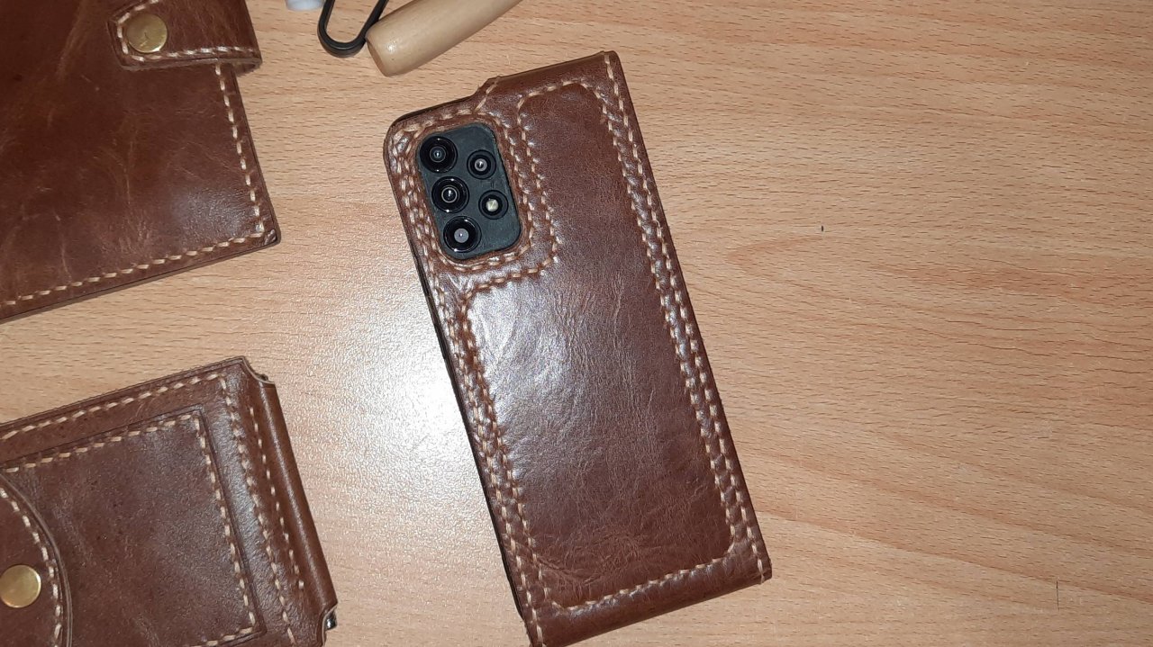 Чехол для смартфона из натуральной кожи.  Genuine leather smartphone case