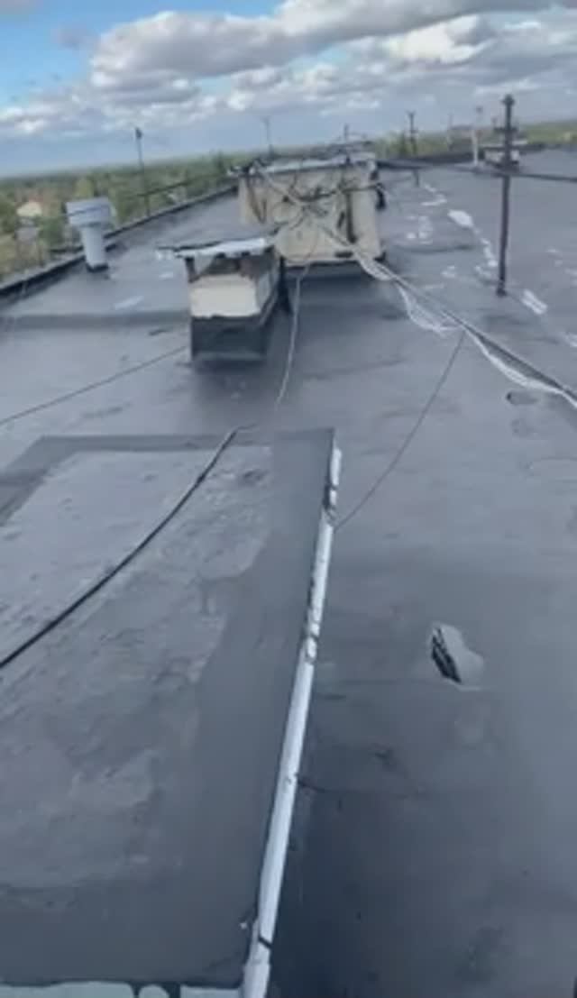 Ремонт мягкой кровли (этапы): часть кровли закончена