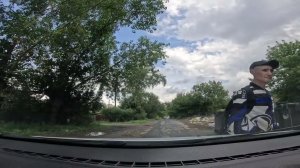 Алкаш накидал гвоздей и не дает учиться водить