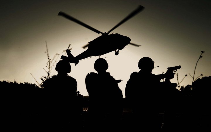 В Авдеевке российский солдат спрашивает сдающегося украинца