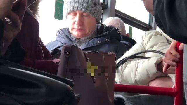 В автобусе Киева заметили Путина ?! Или показалось?)))