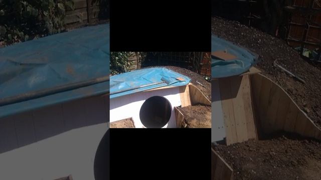 Мужчина так вдохновился фильмом про хоббитов, что не удержался и построил на участке нору хоббита