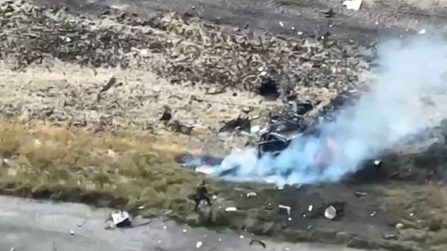 Самоуничтожение ВСУ Бронетехника нацистов подрывается на своих же