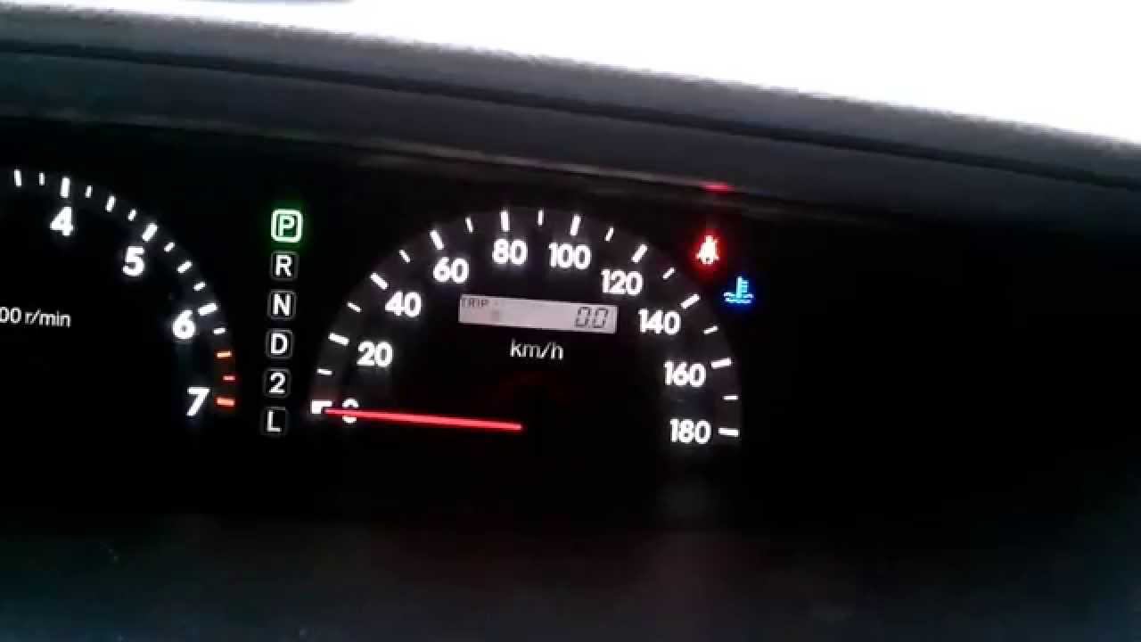 Замена панели приборов Toyota Voxy AZR65 на оптитрон