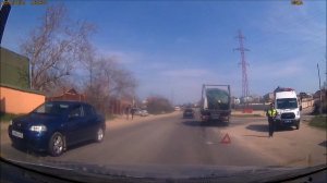 ДТП 7.4.2019г. поворот на Голландию .Севернаяч.Севастопооль..mp4