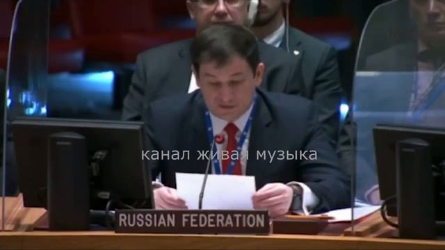 Бабушка с красным флагом СССР Хорошие новости