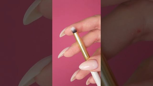 кисть для макияжа - Pencil Eye Brush 204