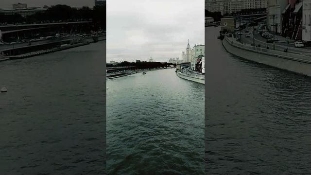 Семейные прогулки по Москве в день города.