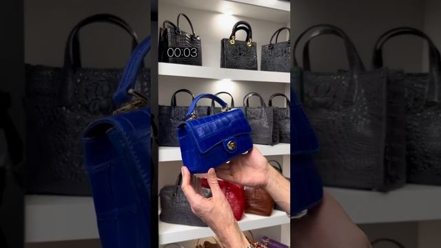 Цена сумки из крокодила 56 800₽. Шоурум в СПб. Больше новинок в Telegram. Подробнее в комментариях.