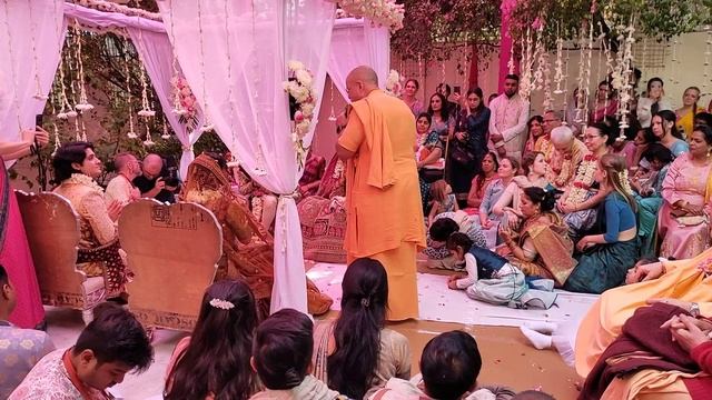 2023_11_28 | ББ Говинда Свами | несколько слов молодоженам, Вриндаван