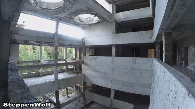 "ХЗБ" нервно курит в сторонке / Мега фантастическая заброшка / Бомбический Сталк /