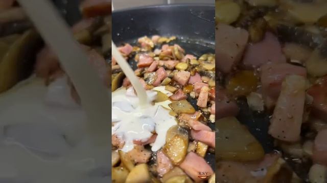 Паста с грибами и беконом