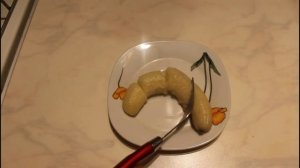 Вареный банан. Реакция кота)