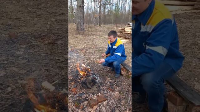 Природа, сало жаренное на костре, что может быть лучше!