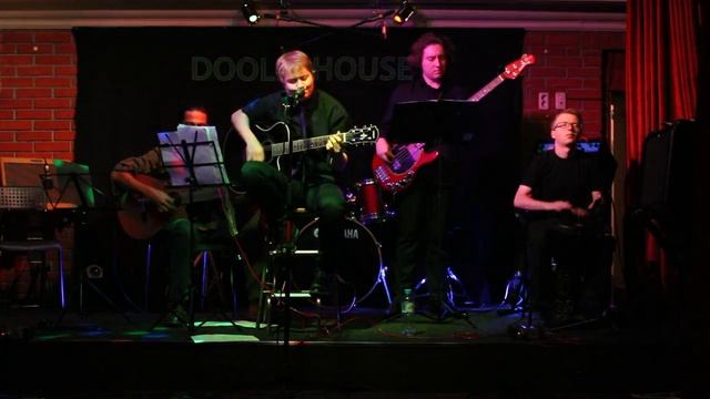 группа mir.t _Черные дороги_Акустический концерт в Doolin House club.mp4