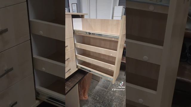 Мебель Ядвига. Маникюрный стол МС14-4