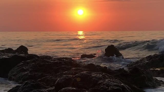 РАССВЕТ И МОРЕ