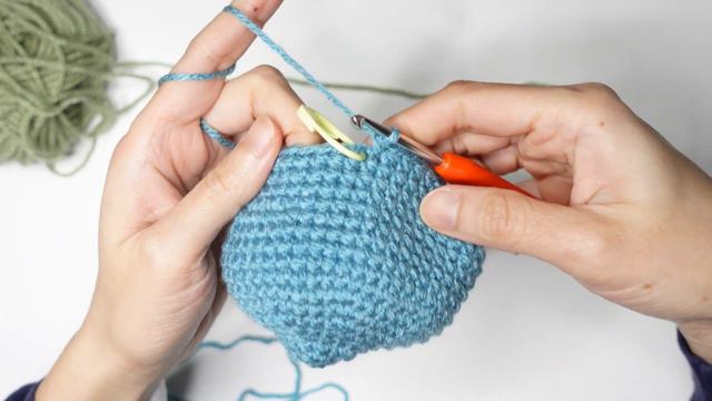 Crochet Grub from Hollow Knight: Easy Step-by-Step Guide - смотреть ...