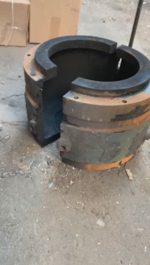 Матрица для новой прозрачная стеклянной колбы PPG, на производстве.