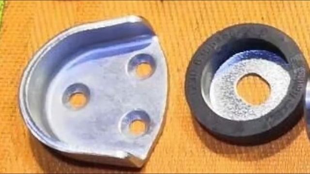 Фиксатор двери багажника нового образца