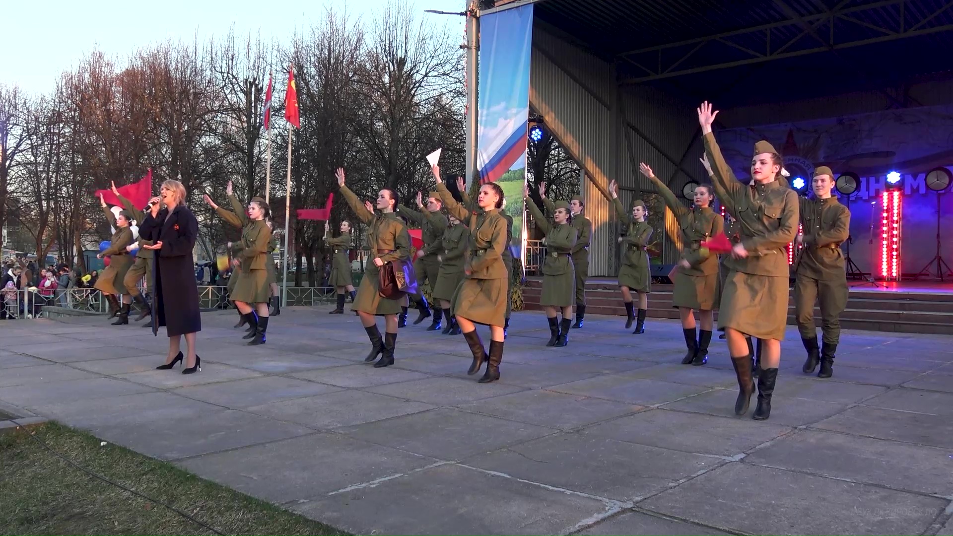 09.05.2022_Праздничный концерт "Стихи и песни о войне". ПКиО города Кировска.